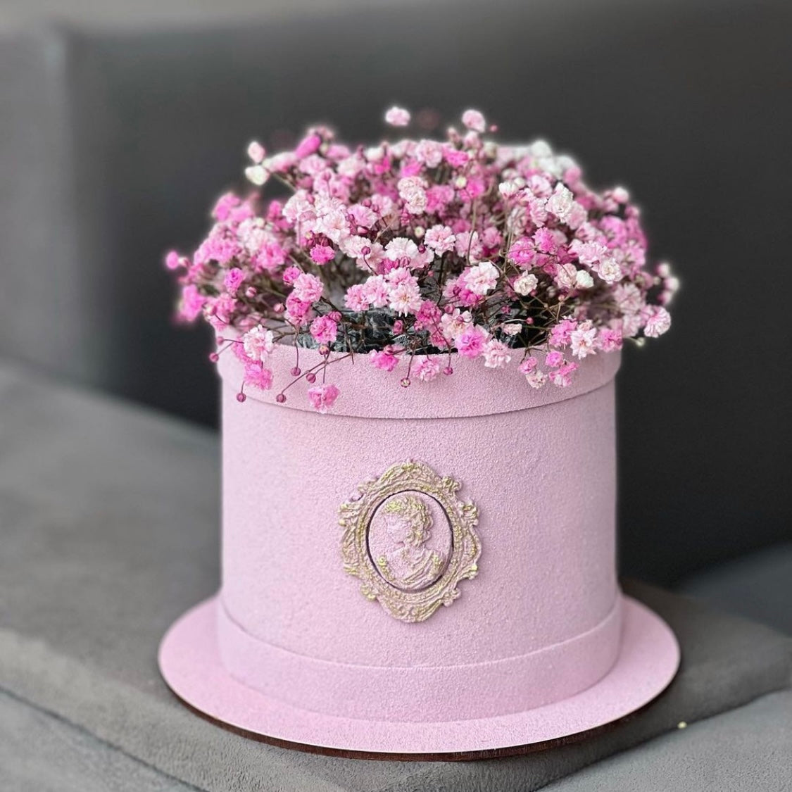 Pink Superwoman Kryptonite Cake Dubai - Birthday Cake Delivery to Dubai ...