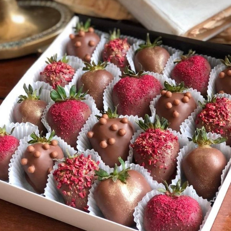 Swiss Chocolaholic Dipped Strawberries - Dubai Delivery - Order Online ...